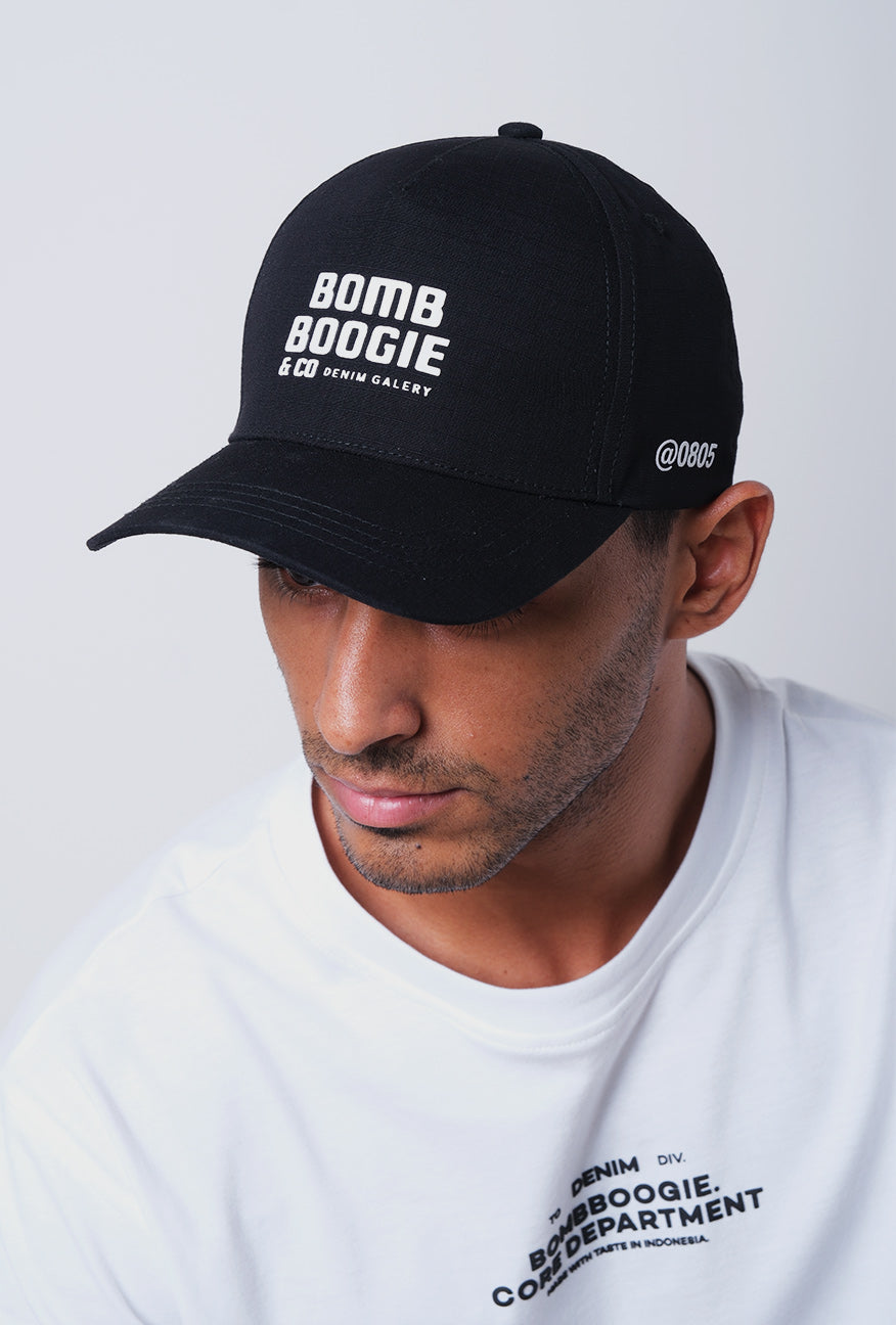 Topi Kith Black – BOMBBOOGIE